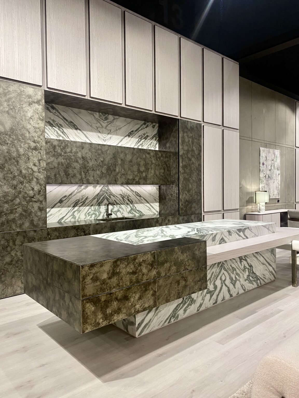 Marble kitchen island: exclusive design and Italian craftsmanship ...